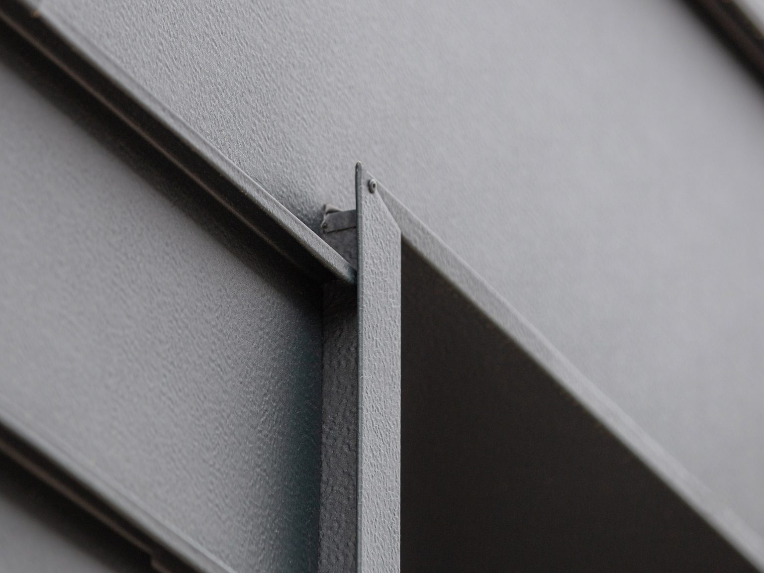 Doppia aggraffatura: tutti i vantaggi di una tecnica edilizia per coperture